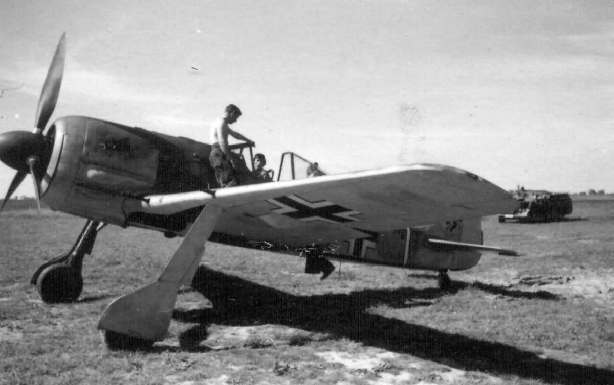 Focke Wulf Fw 190 5/JG 26 | World War Photos